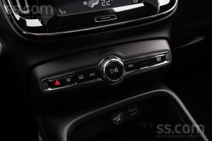 Белый Вольво XC40 2018 в Елгава, объемом двигателя 2.00 л и пробегом 0 тыс. км за 17300 €, фото 19 на AUTOMOTO.COM.LV