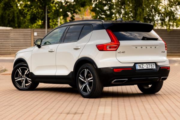Balts Volvo XC40 2018 Rīga, ar dzinēja tilpumu 2.00 L un nobraukumu 240 tūkst. km par 20490 €, foto 5 vietnē AUTOMOTO.COM.LV