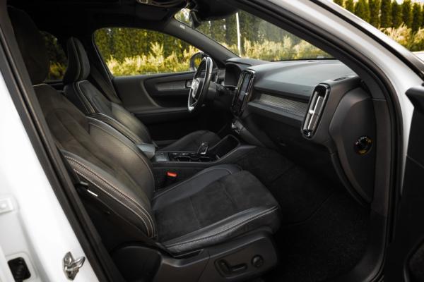 Balts Volvo XC40 2018 Rīga, ar dzinēja tilpumu 2.00 L un nobraukumu 240 tūkst. km par 20490 €, foto 7 vietnē AUTOMOTO.COM.LV