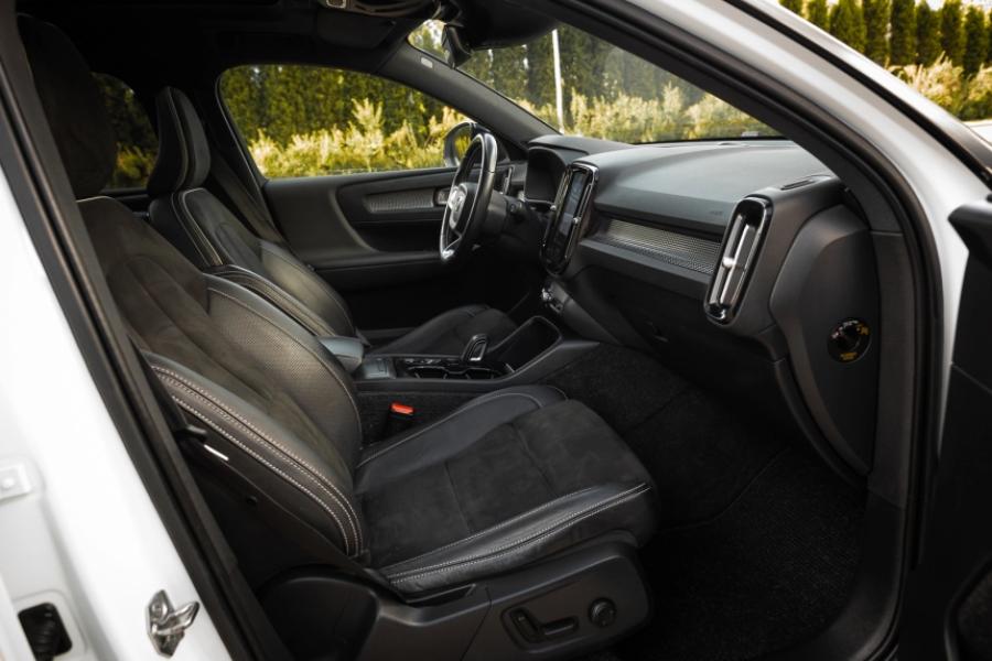 Белый Вольво XC40 2018 в Рига, объемом двигателя 2.00 л и пробегом 240 тыс. км за 20490 €, фото 8 на AUTOMOTO.COM.LV