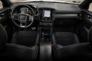 Белый Вольво XC40 2018 в Рига, объемом двигателя 2.00 л и пробегом 240 тыс. км за 20490 €, фото 13 на AUTOMOTO.COM.LV