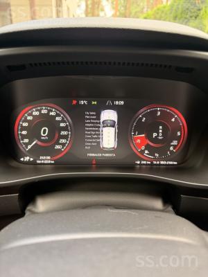 White Volvo XC40 2018 in Riga, with an engine capacity of 2.00 L and mileage of 212 thousand km for 18900 €, photo 7 on AUTOMOTO.COM.LV