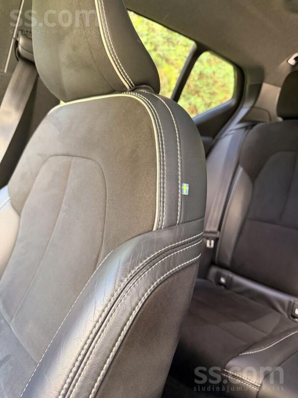 Balts Volvo XC40 2018 Rīga, ar dzinēja tilpumu 2.00 L un nobraukumu 212 tūkst. km par 18900 €, foto 8 vietnē AUTOMOTO.COM.LV