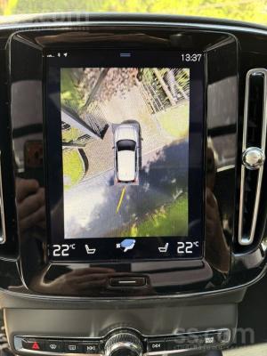 White Volvo XC40 2018 in Riga, with an engine capacity of 2.00 L and mileage of 212 thousand km for 18900 €, photo 16 on AUTOMOTO.COM.LV