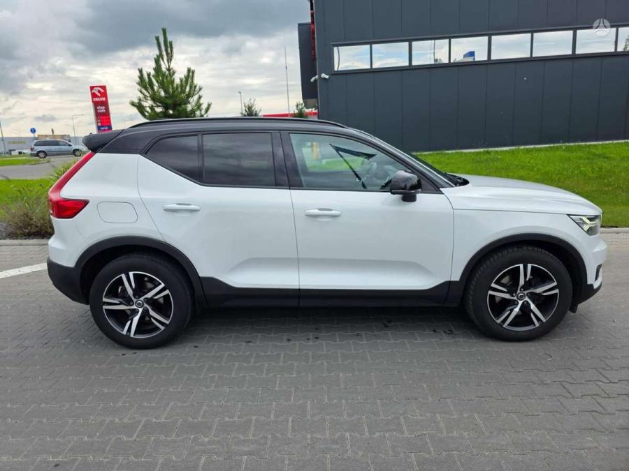 Balts Volvo XC40 2018 Panevēža, ar dzinēja tilpumu 1.97 L un nobraukumu 265 tūkst. km par 16199 €, foto 12 vietnē AUTOMOTO.COM.LV