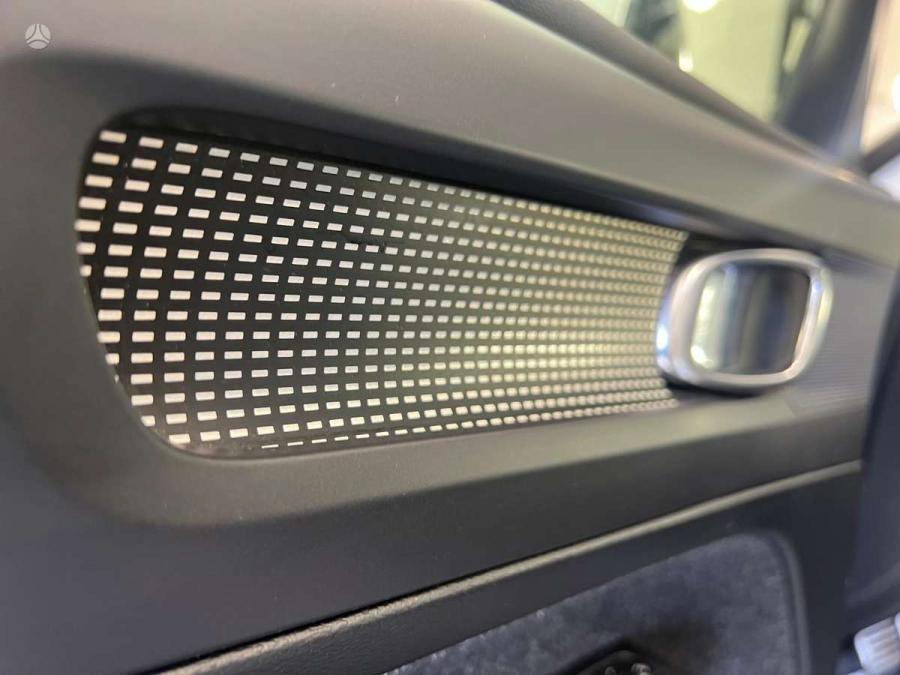 Balts Volvo XC40 2018 Viļņa, ar dzinēja tilpumu 1.97 L un nobraukumu 316 tūkst. km par 15972 €, foto 12 vietnē AUTOMOTO.COM.LV