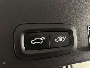 Balts Volvo XC40 2018 Viļņa, ar dzinēja tilpumu 1.97 L un nobraukumu 316 tūkst. km par 15972 €, foto 30 vietnē AUTOMOTO.COM.LV