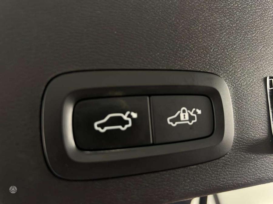 Balts Volvo XC40 2018 Viļņa, ar dzinēja tilpumu 1.97 L un nobraukumu 316 tūkst. km par 15972 €, foto 30 vietnē AUTOMOTO.COM.LV