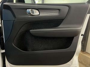 Balts Volvo XC40 2018 Viļņa, ar dzinēja tilpumu 1.97 L un nobraukumu 316 tūkst. km par 15972 €, foto 33 vietnē AUTOMOTO.COM.LV