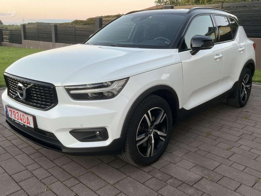 White Volvo XC40 2018 in Taurage, with an engine capacity of 1.97 L and mileage of 269 thousand km for 15199 €, photo 1 on AUTOMOTO.COM.LV