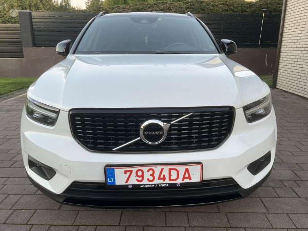 White Volvo XC40 2018 in Taurage, with an engine capacity of 1.97 L and mileage of 269 thousand km for 15199 €, photo 7 on AUTOMOTO.COM.LV