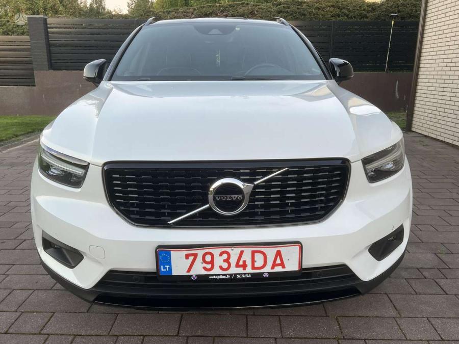 White Volvo XC40 2018 in Taurage, with an engine capacity of 1.97 L and mileage of 269 thousand km for 15199 €, photo 7 on AUTOMOTO.COM.LV