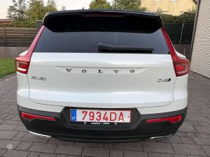 White Volvo XC40 2018 in Taurage, with an engine capacity of 1.97 L and mileage of 269 thousand km for 15199 €, photo 10 on AUTOMOTO.COM.LV