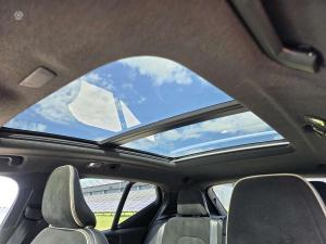 White Volvo XC40 2018 in Taurage, with an engine capacity of 1.97 L and mileage of 269 thousand km for 15199 €, photo 36 on AUTOMOTO.COM.LV