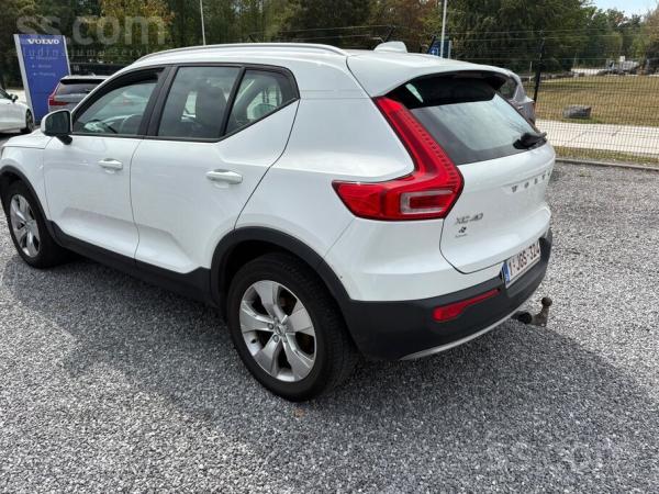 White Volvo XC40 2018 in Cesis, with an engine capacity of 1.50 L and mileage of 0 thousand km for 14900 €, photo 3 on AUTOMOTO.COM.LV