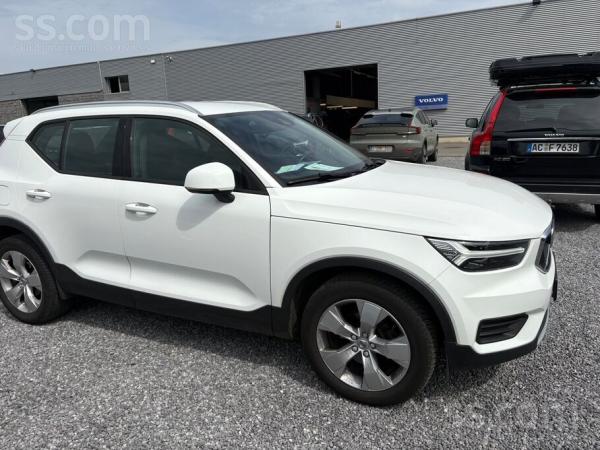 White Volvo XC40 2018 in Cesis, with an engine capacity of 1.50 L and mileage of 0 thousand km for 14900 €, photo 4 on AUTOMOTO.COM.LV