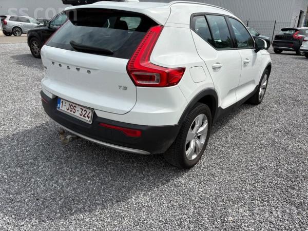 White Volvo XC40 2018 in Cesis, with an engine capacity of 1.50 L and mileage of 0 thousand km for 14900 €, photo 5 on AUTOMOTO.COM.LV