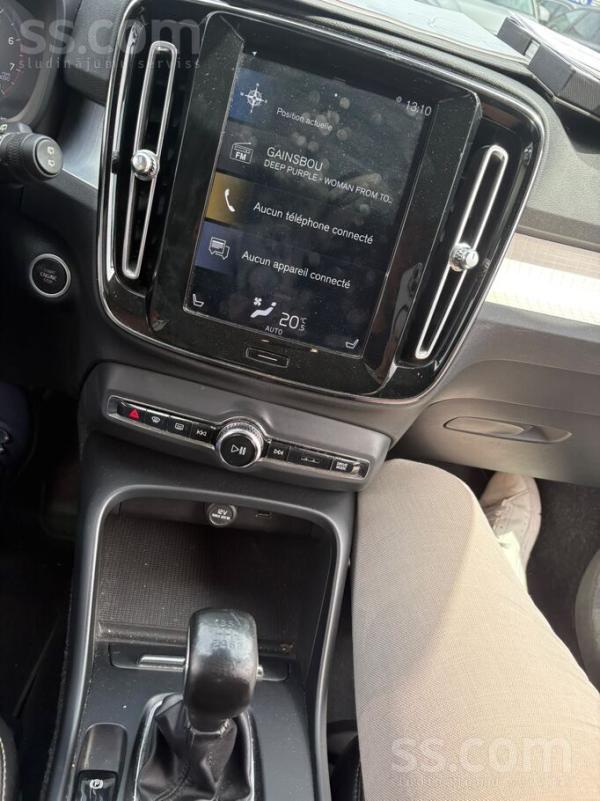White Volvo XC40 2018 in Cesis, with an engine capacity of 1.50 L and mileage of 0 thousand km for 14900 €, photo 7 on AUTOMOTO.COM.LV