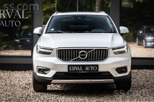 White Volvo XC40 2018 in Jelgava, with an engine capacity of 2.00 L and mileage of 222 thousand km for 17900 €, photo 3 on AUTOMOTO.COM.LV