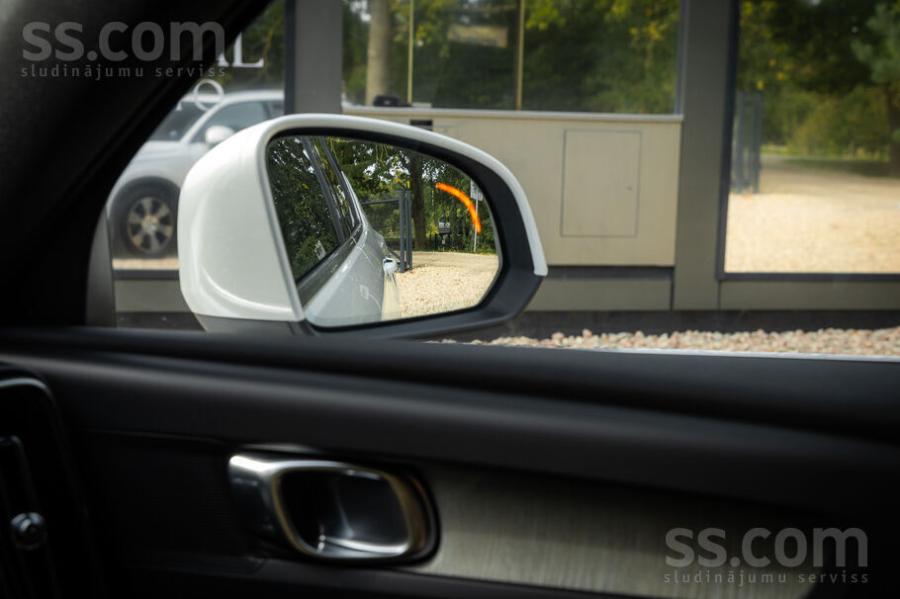 Balts Volvo XC40 2018 Jelgava, ar dzinēja tilpumu 2.00 L un nobraukumu 222 tūkst. km par 17900 €, foto 23 vietnē AUTOMOTO.COM.LV