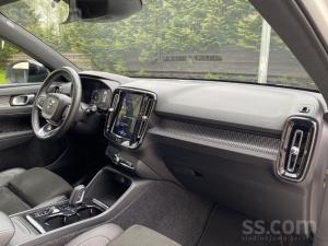 Белый Вольво XC40 2019 в Рига, объемом двигателя 2.00 л и пробегом 211 тыс. км за 21900 €, фото 14 на AUTOMOTO.COM.LV