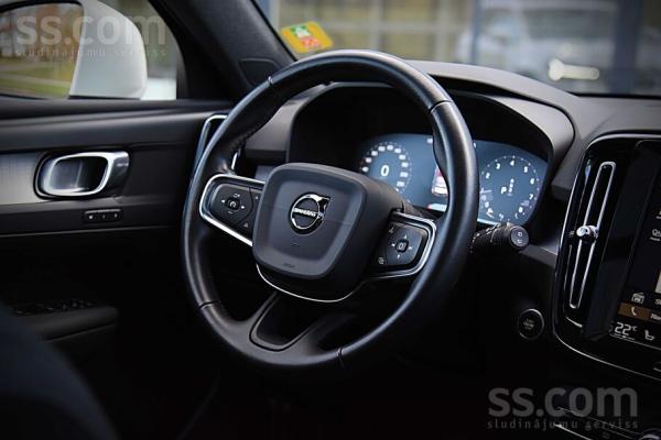 White Volvo XC40 2019 in Tukums, with an engine capacity of 2.00 L and mileage of 132 thousand km for 21490 €, photo 11 on AUTOMOTO.COM.LV