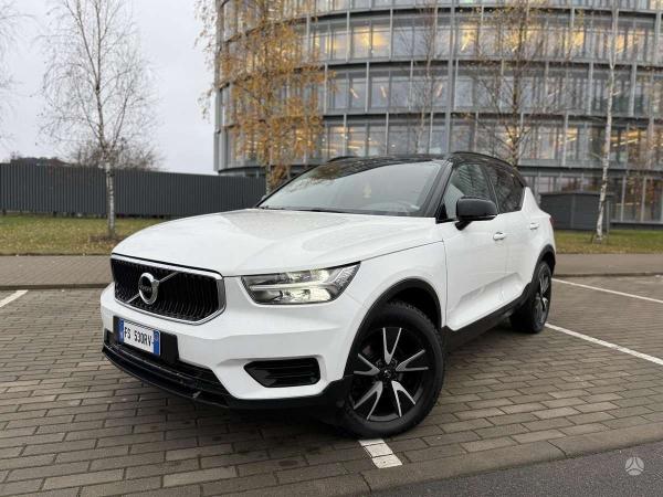 White Volvo XC40 2019 in Vilnius, with an engine capacity of 1.97 L and mileage of 289 thousand km for 12500 €, photo 1 on AUTOMOTO.COM.LV