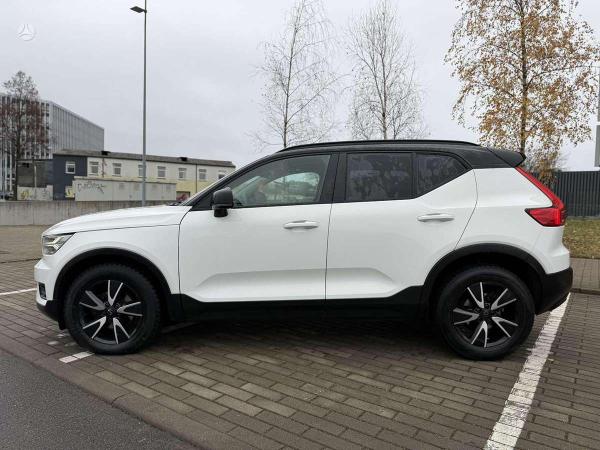 White Volvo XC40 2019 in Vilnius, with an engine capacity of 1.97 L and mileage of 289 thousand km for 12500 €, photo 2 on AUTOMOTO.COM.LV