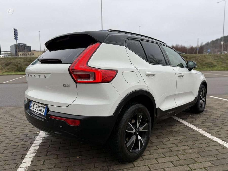 White Volvo XC40 2019 in Vilnius, with an engine capacity of 1.97 L and mileage of 289 thousand km for 12500 €, photo 5 on AUTOMOTO.COM.LV