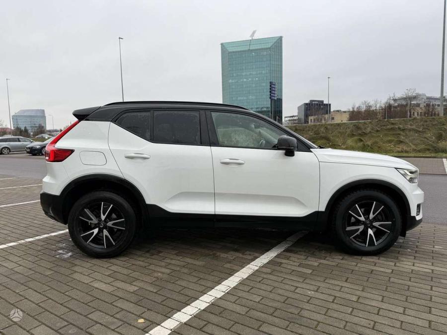White Volvo XC40 2019 in Vilnius, with an engine capacity of 1.97 L and mileage of 289 thousand km for 12500 €, photo 6 on AUTOMOTO.COM.LV