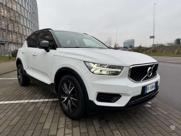 White Volvo XC40 2019 in Vilnius, with an engine capacity of 1.97 L and mileage of 289 thousand km for 12500 €, photo 7 on AUTOMOTO.COM.LV