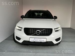 White Volvo XC40 2019 in Riga, with an engine capacity of 2.00 L and mileage of 94 thousand km for 24990 €, photo 2 on AUTOMOTO.COM.LV