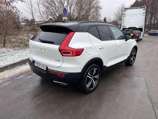 Balts Volvo XC40 2019 Šauļi, ar dzinēja tilpumu 1.97 L un nobraukumu 249 tūkst. km par 19500 €, foto 5 vietnē AUTOMOTO.COM.LV