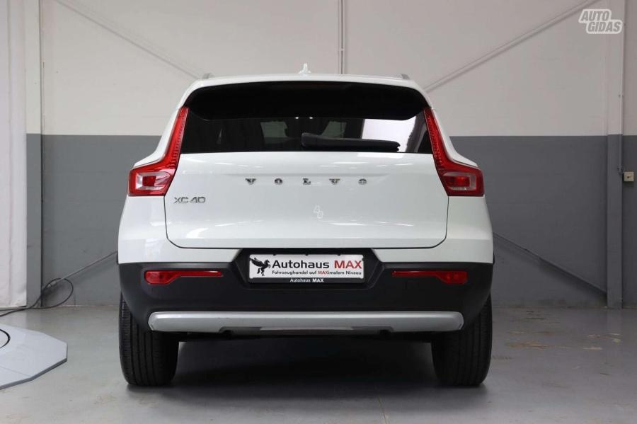 White Volvo XC40 2019 in Kaunas, with an engine capacity of 2.00 L and mileage of 25 thousand km for 32690 €, photo 6 on AUTOMOTO.COM.LV