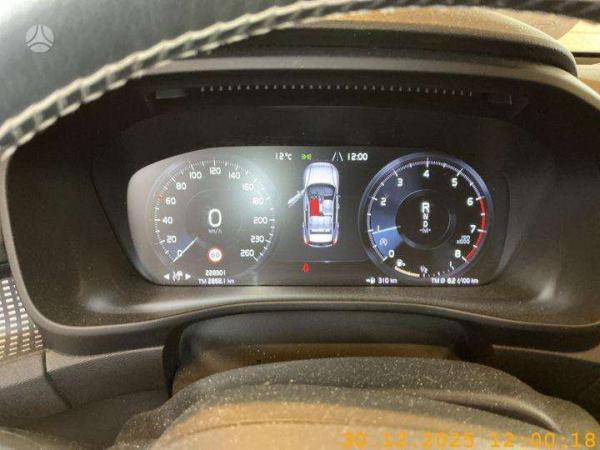 Белый Вольво XC40 2019 в Вильнюс, объемом двигателя 1.97 л и пробегом 229 тыс. км за 17990 €, фото 7 на AUTOMOTO.COM.LV