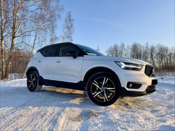 White Volvo XC40 2019 in Kaunas, with an engine capacity of 1.97 L and mileage of 170 thousand km for 20999 €, photo 2 on AUTOMOTO.COM.LV