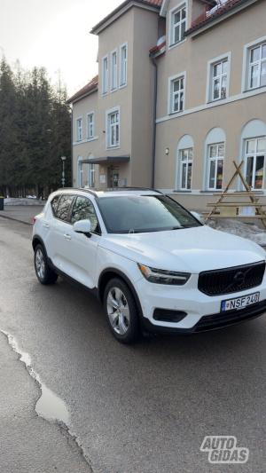 Balts Volvo XC40 2019 Gargždai, ar dzinēja tilpumu 2.00 L un nobraukumu 113 tūkst. km par 19900 €, foto  vietnē AUTOMOTO.COM.LV
