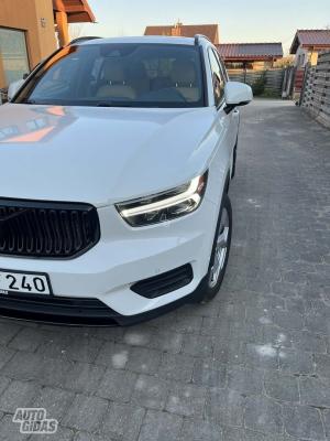 White Volvo XC40 2019 in Gargzdai, with an engine capacity of 2.00 L and mileage of 113 thousand km for 19900 €, photo 6 on AUTOMOTO.COM.LV