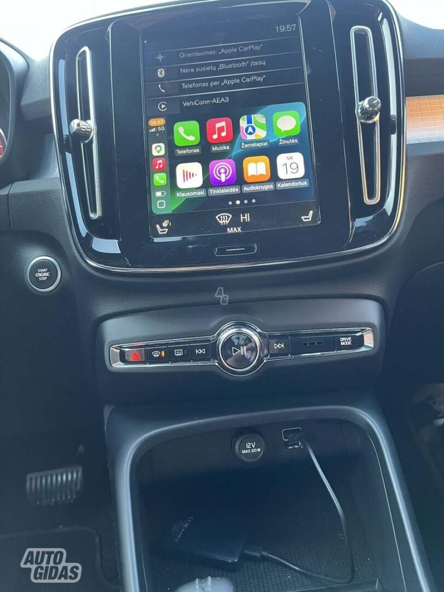 White Volvo XC40 2019 in Gargzdai, with an engine capacity of 2.00 L and mileage of 113 thousand km for 19900 €, photo 12 on AUTOMOTO.COM.LV