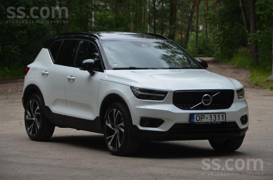 White Volvo XC40 2019 in Riga, with an engine capacity of 2.00 L and mileage of 212 thousand km for 20990 €, photo 1 on AUTOMOTO.COM.LV