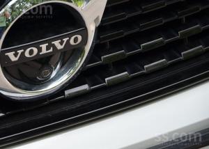 White Volvo XC40 2019 in Riga, with an engine capacity of 2.00 L and mileage of 212 thousand km for 20990 €, photo 5 on AUTOMOTO.COM.LV