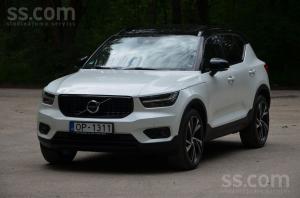 White Volvo XC40 2019 in Riga, with an engine capacity of 2.00 L and mileage of 212 thousand km for 20990 €, photo 6 on AUTOMOTO.COM.LV
