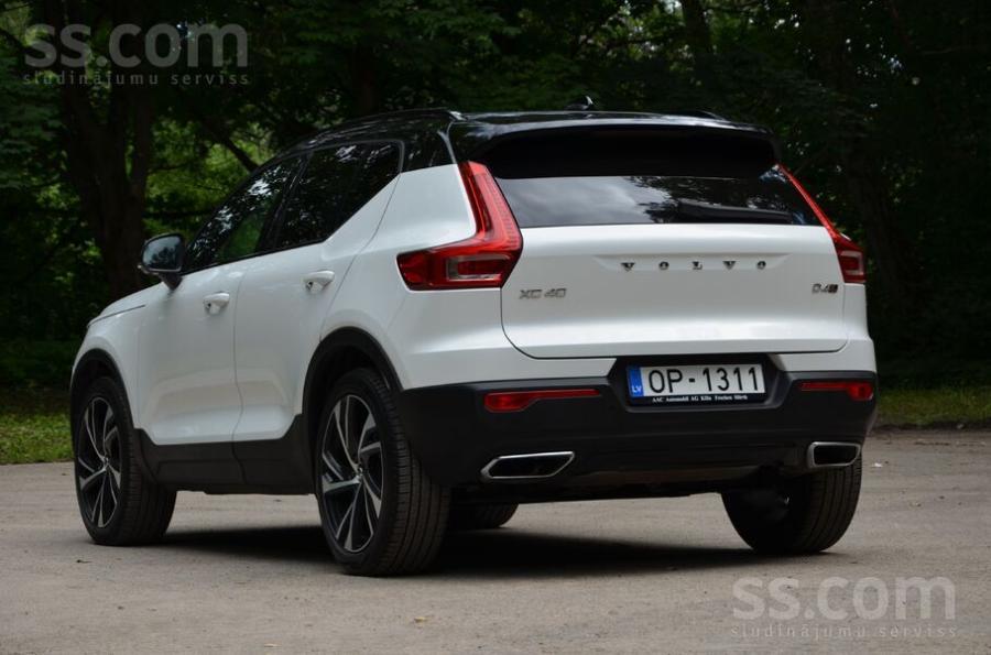 White Volvo XC40 2019 in Riga, with an engine capacity of 2.00 L and mileage of 212 thousand km for 20990 €, photo 8 on AUTOMOTO.COM.LV