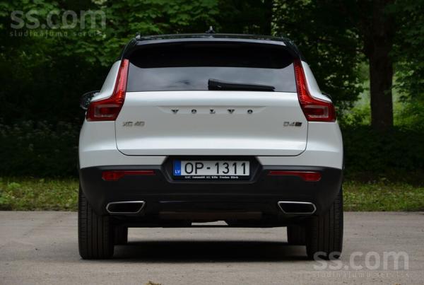 Белый Вольво XC40 2019 в Рига, объемом двигателя 2.00 л и пробегом 212 тыс. км за 20990 €, фото 8 на AUTOMOTO.COM.LV