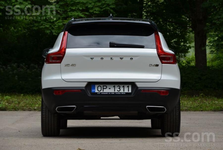 White Volvo XC40 2019 in Riga, with an engine capacity of 2.00 L and mileage of 212 thousand km for 20990 €, photo 9 on AUTOMOTO.COM.LV