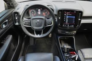 White Volvo XC40 2019 in Riga, with an engine capacity of 2.00 L and mileage of 212 thousand km for 20990 €, photo 19 on AUTOMOTO.COM.LV