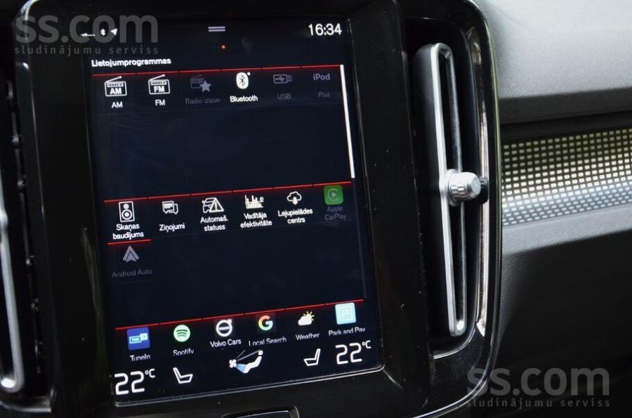 White Volvo XC40 2019 in Riga, with an engine capacity of 2.00 L and mileage of 212 thousand km for 20990 €, photo 30 on AUTOMOTO.COM.LV