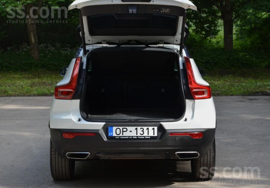 White Volvo XC40 2019 in Riga, with an engine capacity of 2.00 L and mileage of 212 thousand km for 20990 €, photo 33 on AUTOMOTO.COM.LV