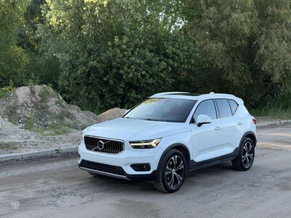 Белый Вольво XC40 2019 в Клайпеда, объемом двигателя 1.97 л и пробегом 156 тыс. км за 20800 €, фото 1 на AUTOMOTO.COM.LV