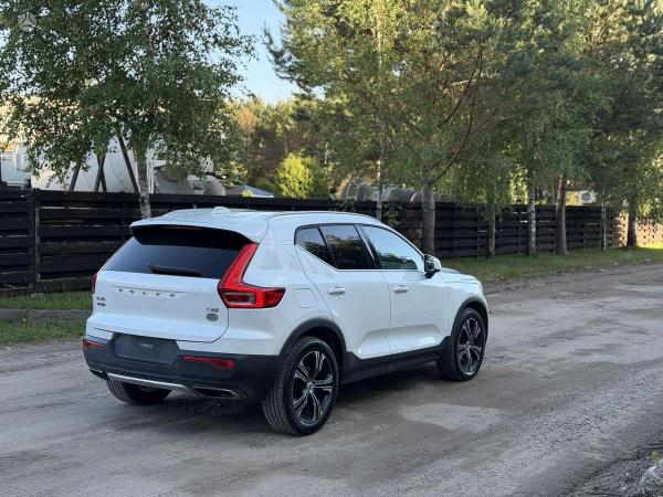 Белый Вольво XC40 2019 в Клайпеда, объемом двигателя 1.97 л и пробегом 156 тыс. км за 20800 €, фото 3 на AUTOMOTO.COM.LV
